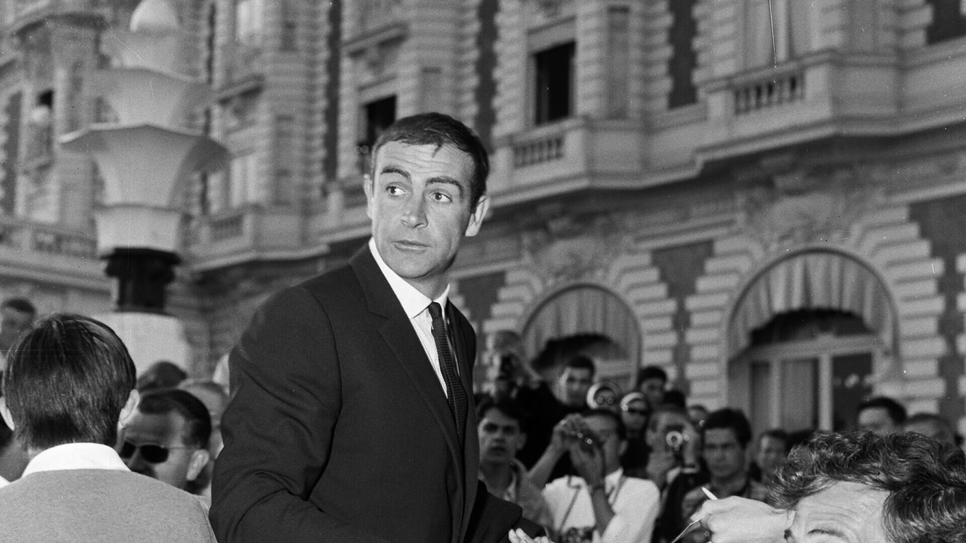 Ovo su svi glumci koji su utjelovili najpoznatijeg filmskog agenta i velikog ljubavnika, tko je ...