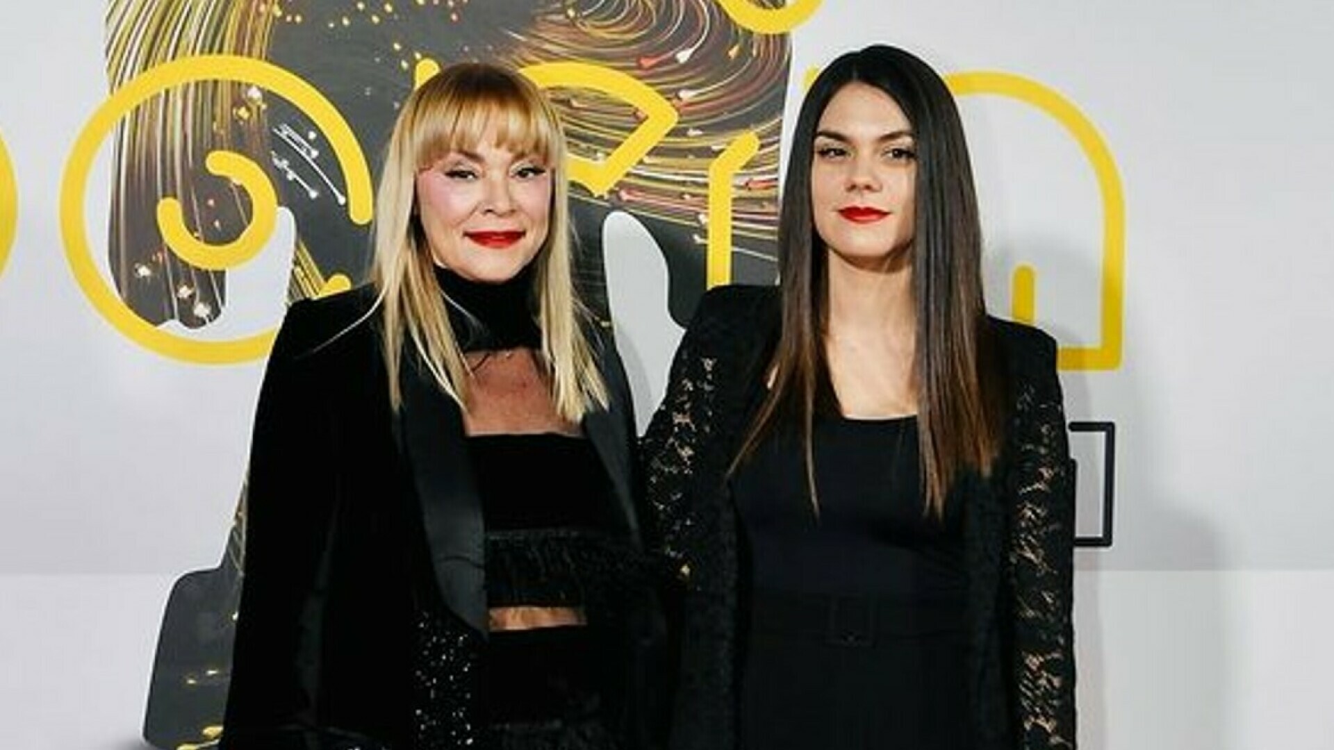 Naša glumačka diva oduševila je mladenačkim izgledom i outfitom, ali ...