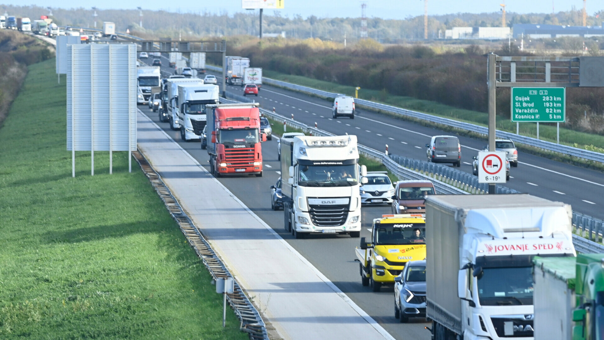 Oprezno na autocesti A3: Zbog prometne nesreće vozi se jednim trakom