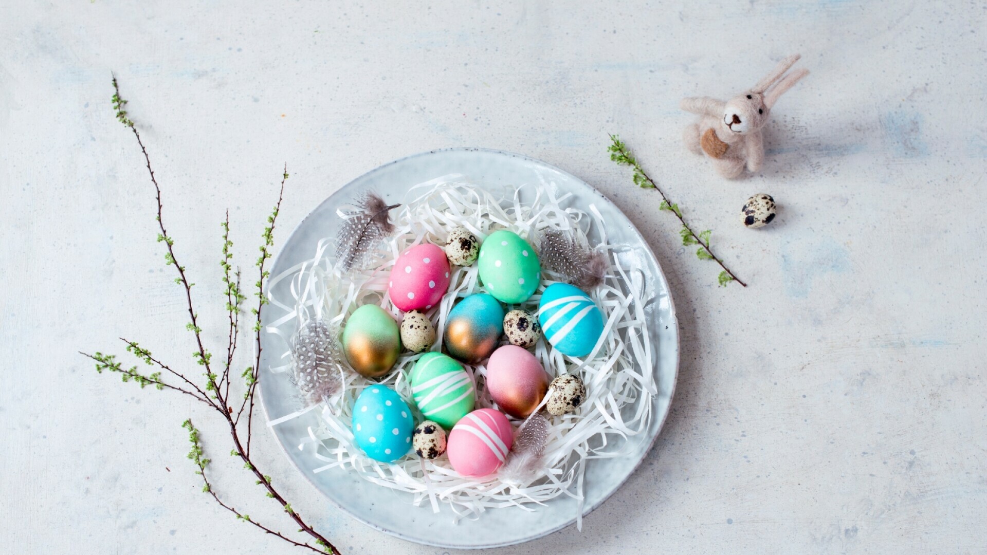 Pet legendi o tome zašto bojimo jaja za Uskrs