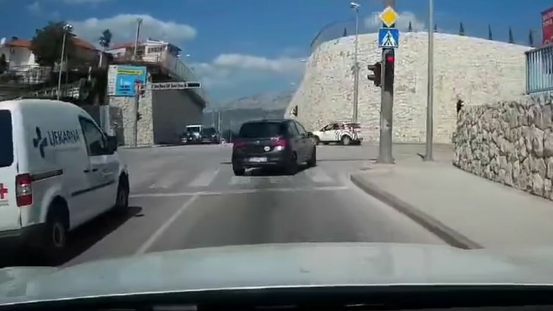 "Ono kad ti se baš žuri na groblje": Snimka iz Splita zabrinula vozače