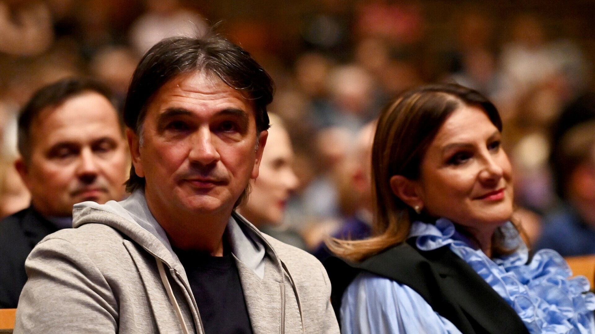 U štiklama Davorke Dalić nemoguće je ostati nezamijećen, a crne hlače ...