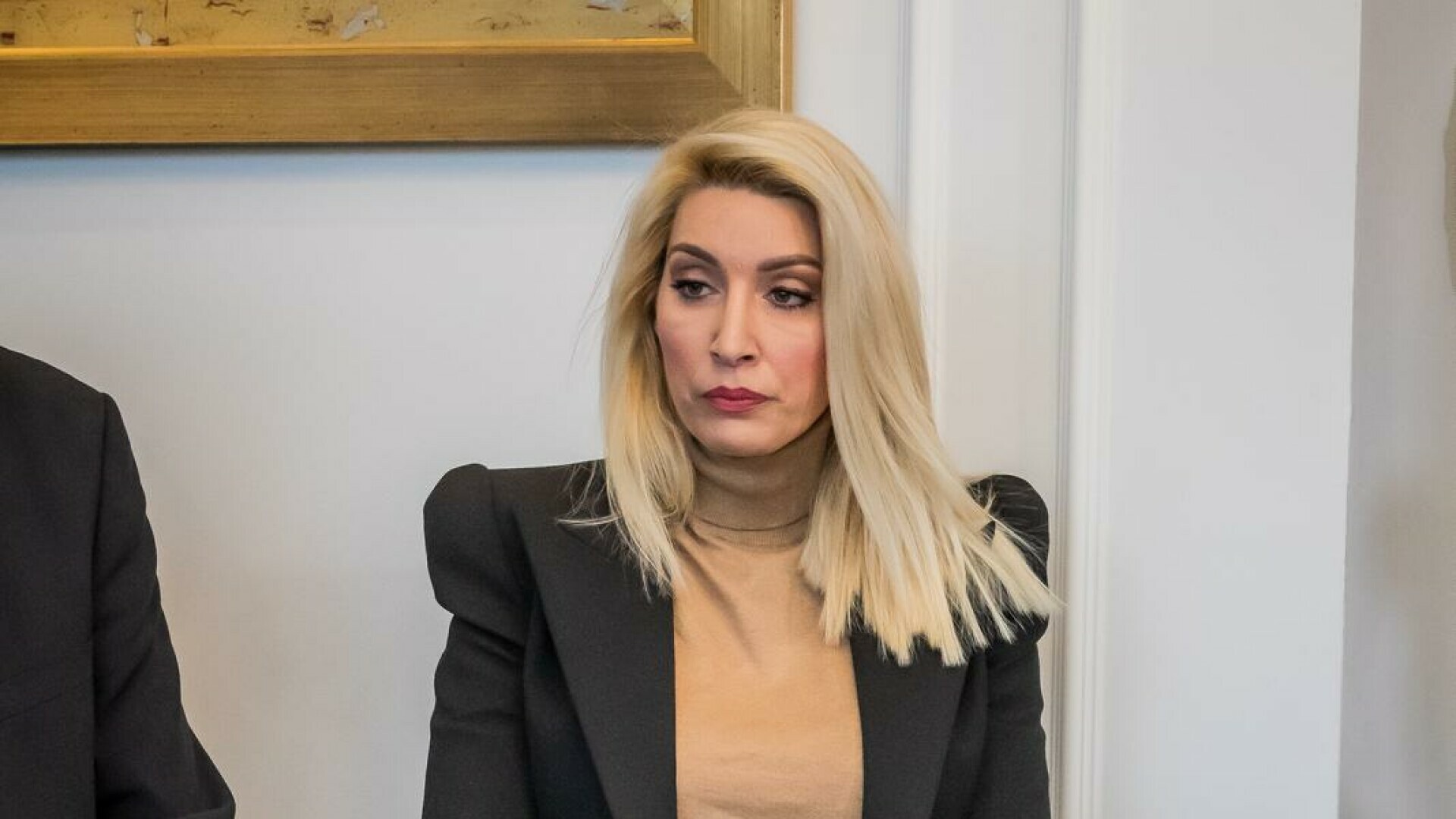 Fani Kerum od danas nosi novu titulu! Ovako se sredila za ogroman ...