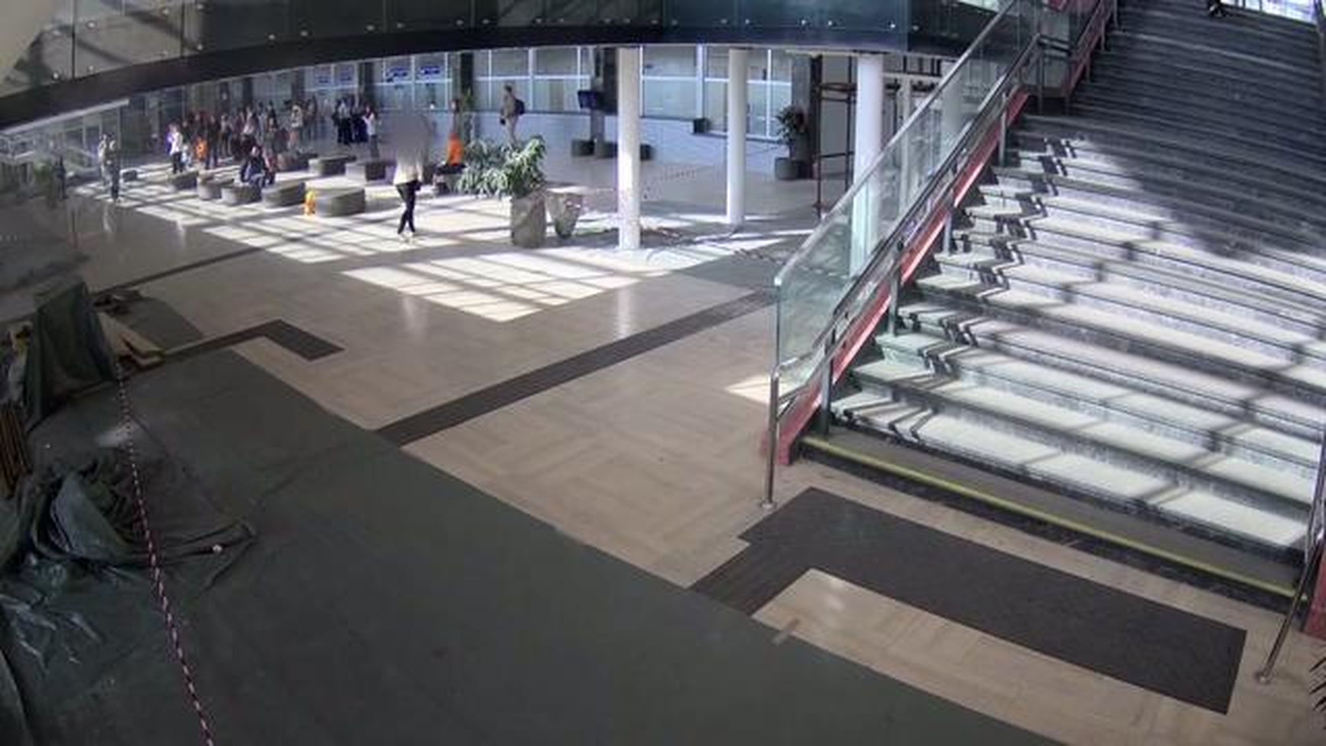 Snimka pada nadstrešnice u Novom Sadu