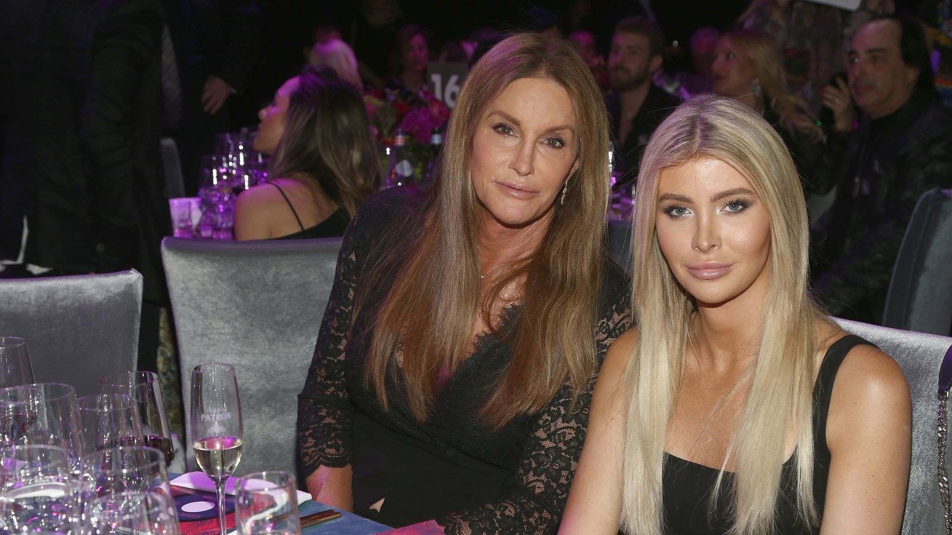 Bivši olimpijac i očuh Kardashianki koji je postao žena, udaje se za 47 ...