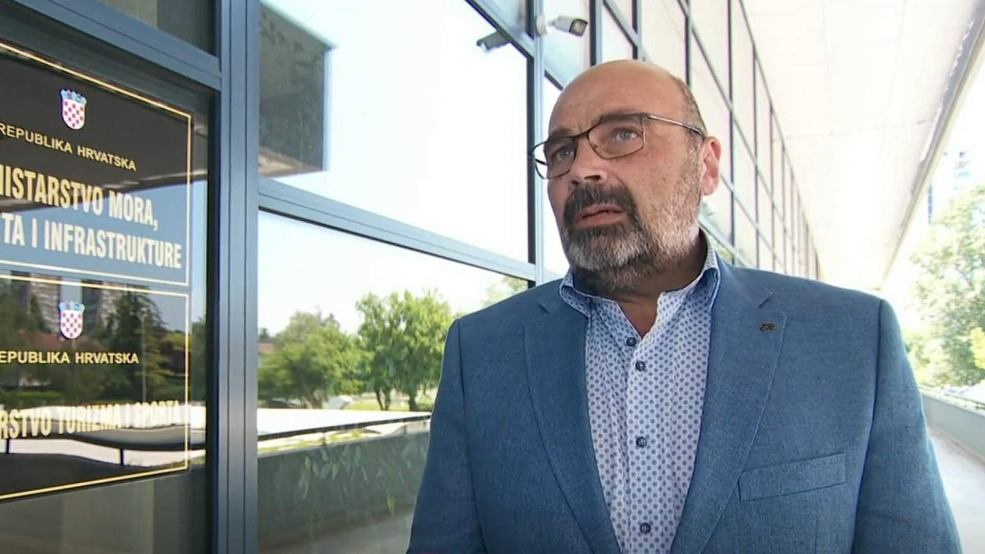 Nastavljena potraga za članovima posade talijanskog tegljača: "Skrećemo ...