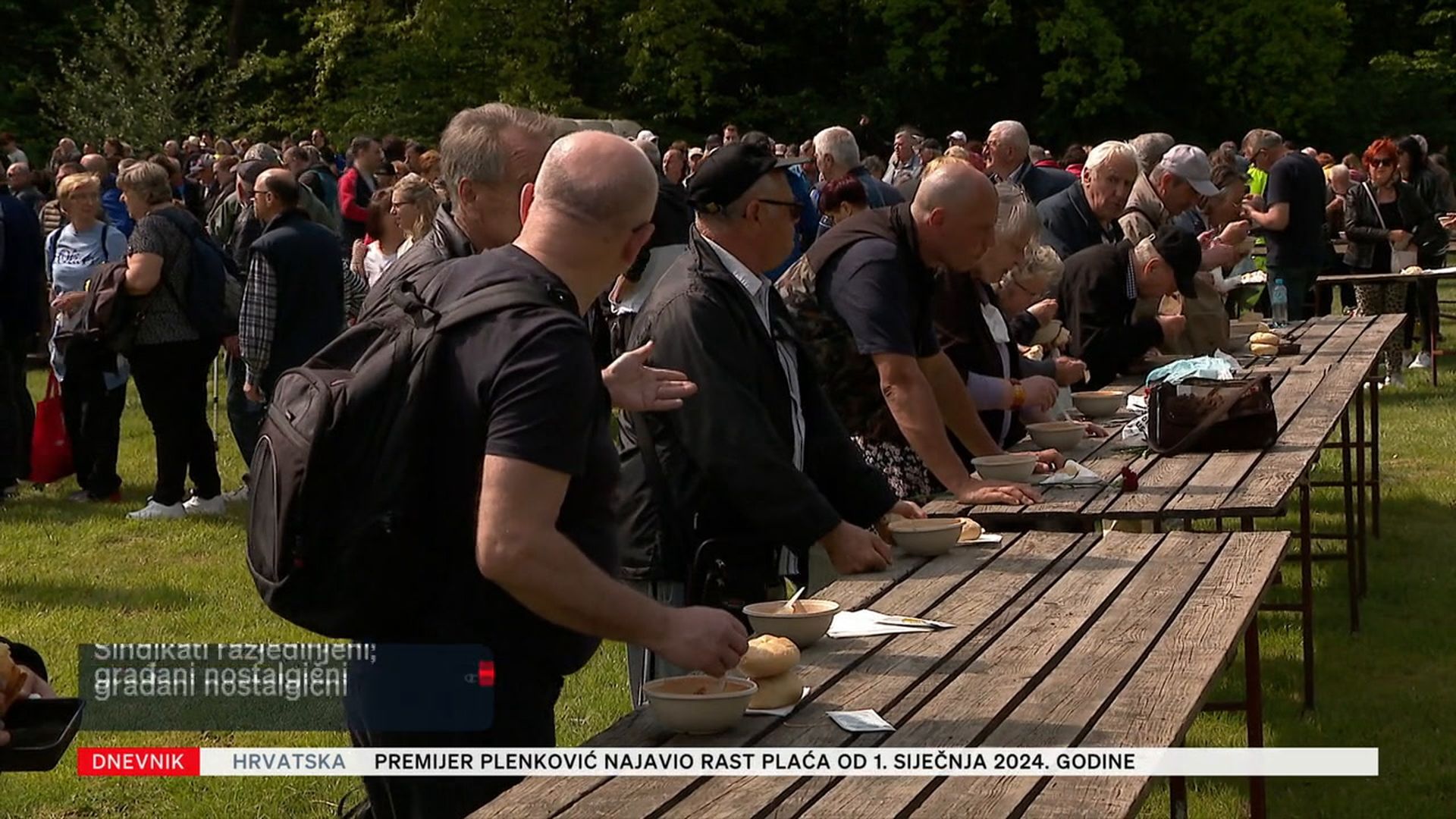 Sindikati razjedinjeni, građani nostalgični