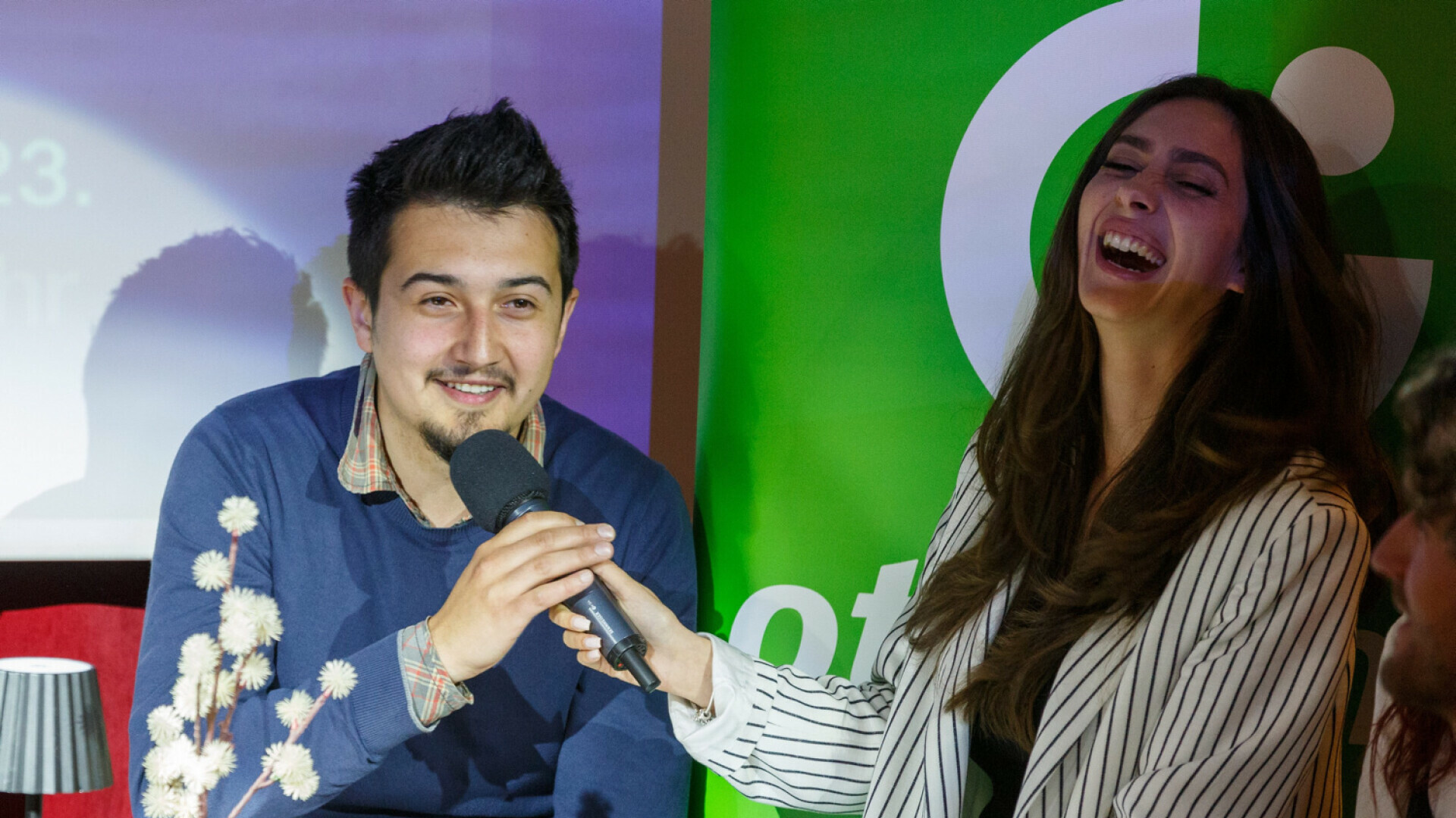 Suprug jedne od naših najljepših glumica ne pojavljuje se često u ...