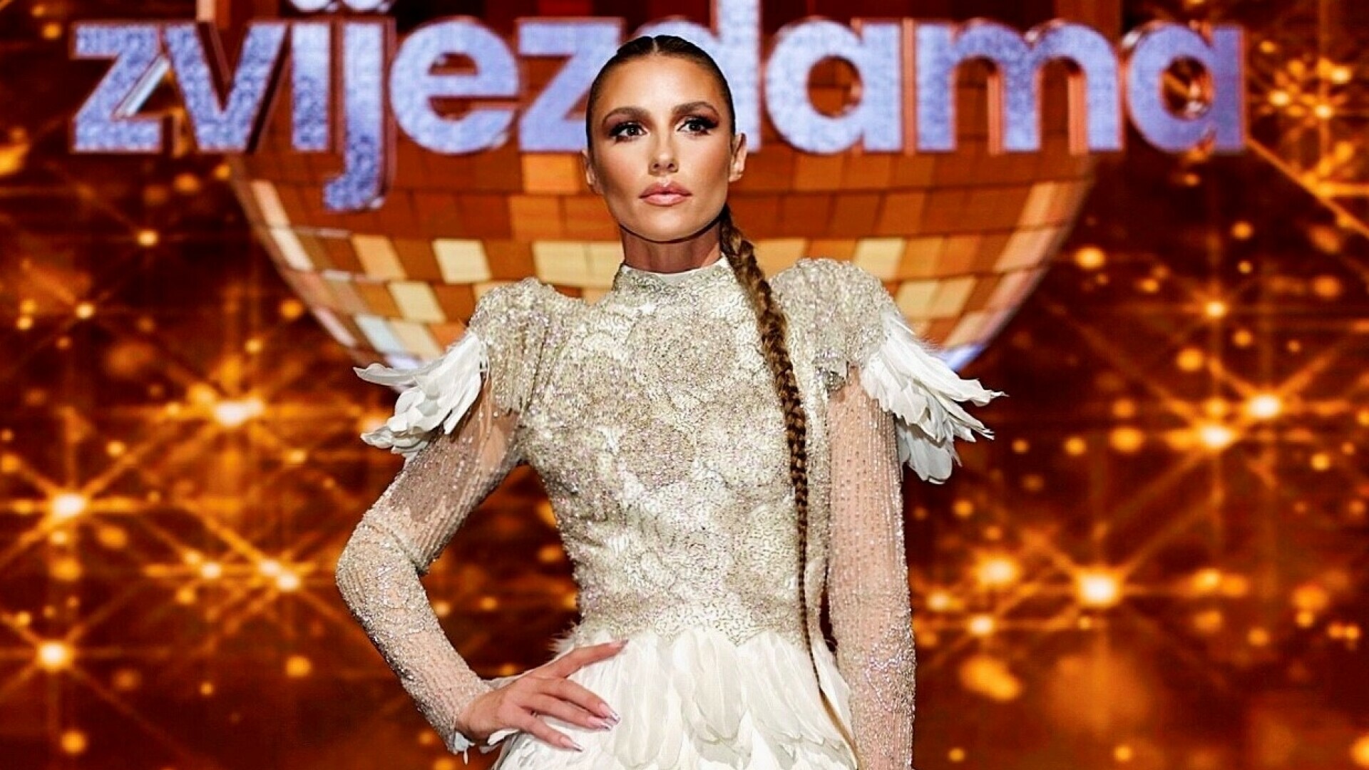 Tamara Loos u "anđeoskoj" haljini izrađenoj od perja i kristala