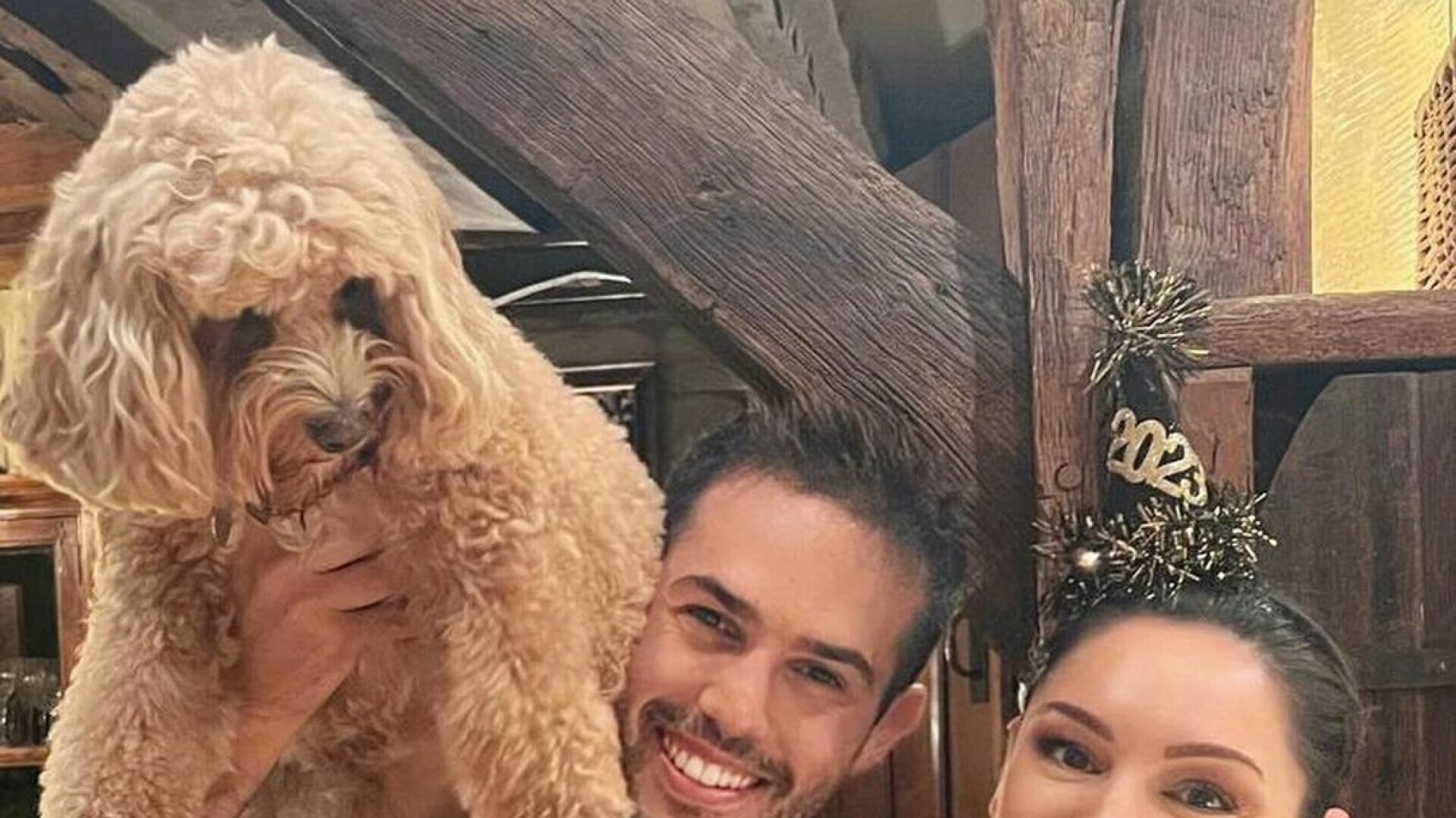 Proslavio ju je raskošan dekolte, a 25 godina kasnije obožavatelji je i ...