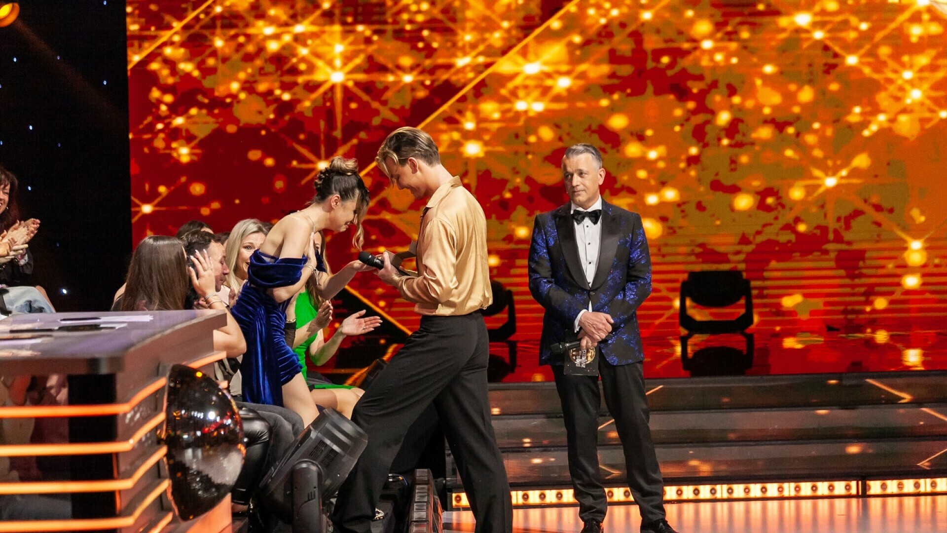 Evo kakva je bila prva reakcija vidno šokirane djevojke našeg mentora ...