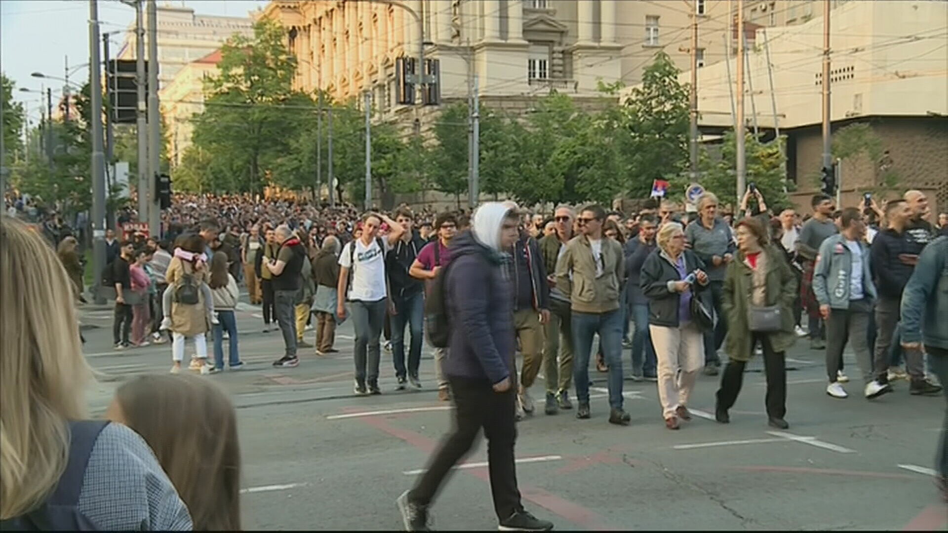 Tisuće ljudi na novom prosvjedu u Beogradu, Vučić najavio kontraprosvjed: "To samo govori o tome ...