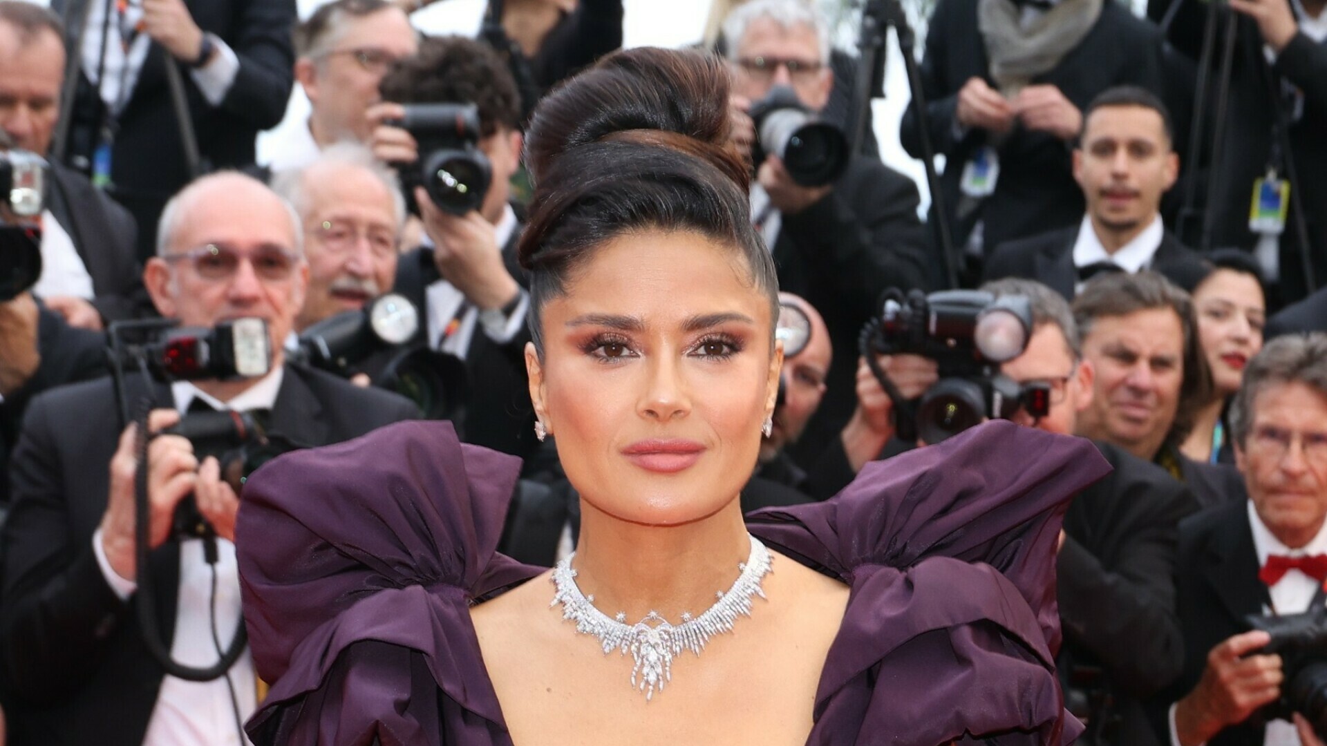 Odvažna haljina zbog koje su se svi pogledi lijepili za zanosnu Salmu Hayek