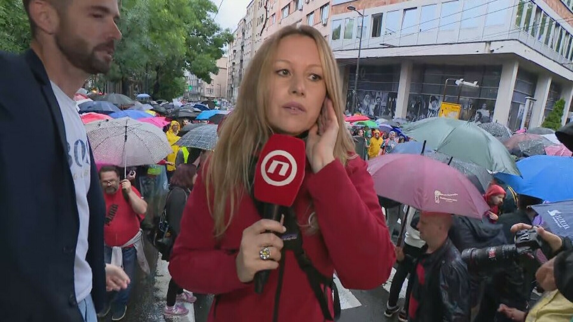 Deseci tisuća ljudi u prosvjedu blokirali središte Beograda: Napravili ...