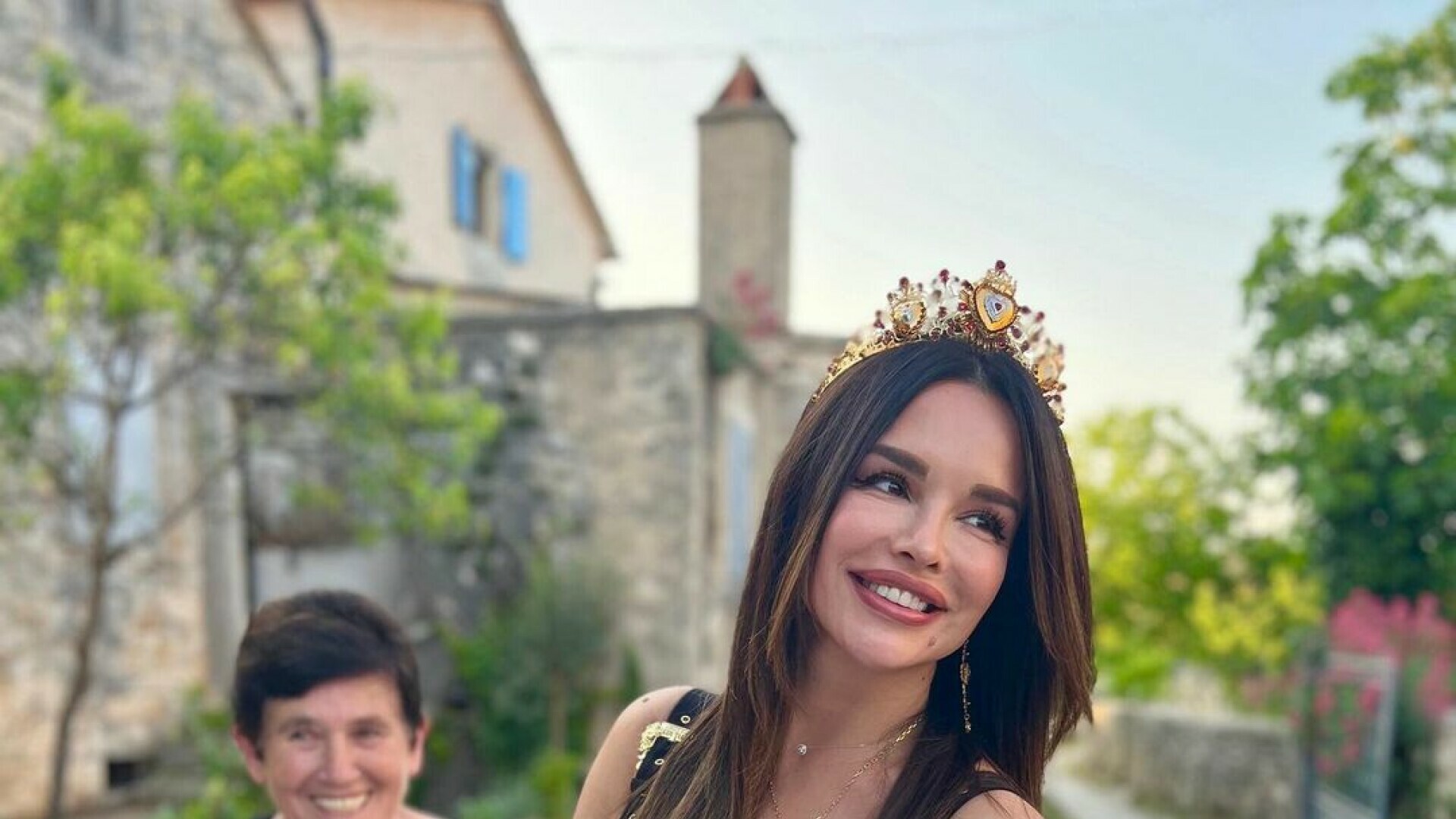 Seve spojila nespojivo pa našla način kako da bujniji dio svoga tijela ...