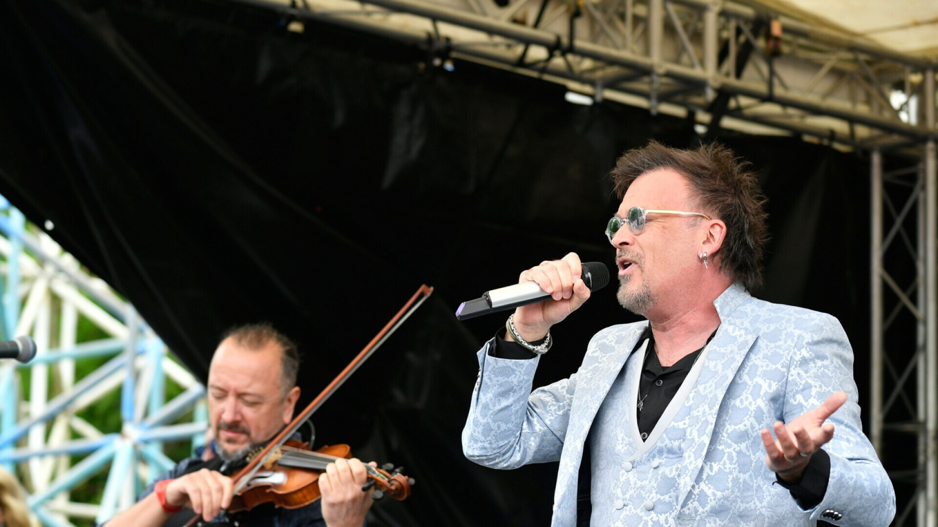 Gibonni zapjevao pred 40 tisuća ljudi u Maksimiru, a pridružio mu se i ...