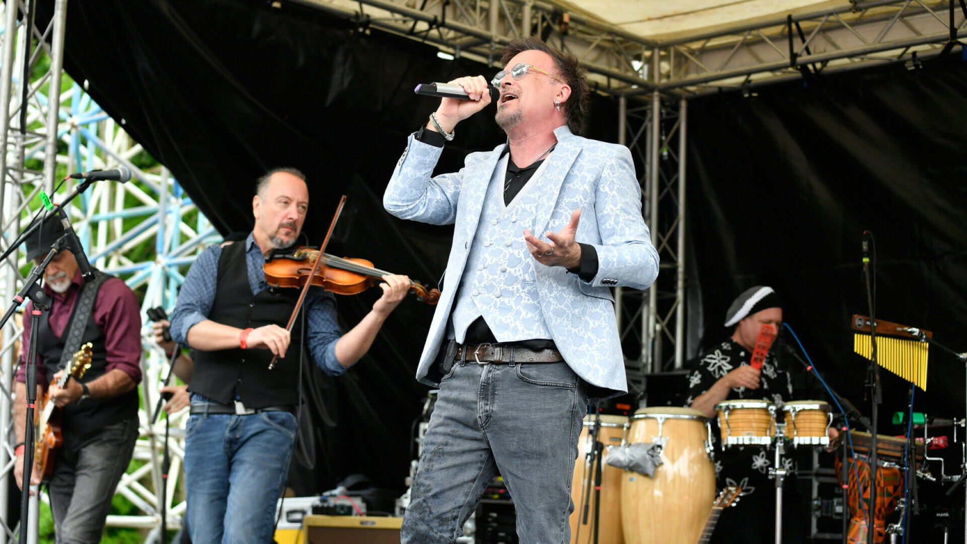 Gibonni zapjevao pred 40 tisuća ljudi u Maksimiru, a pridružio mu se i ...