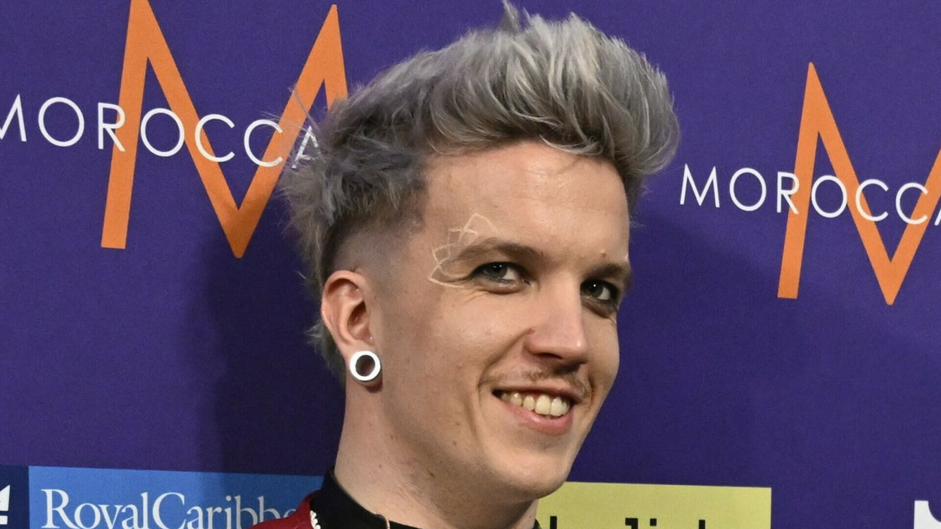 Vizažistica Baby Lasagne otkriva kako napraviti lažnu bijelu tetovažu ...