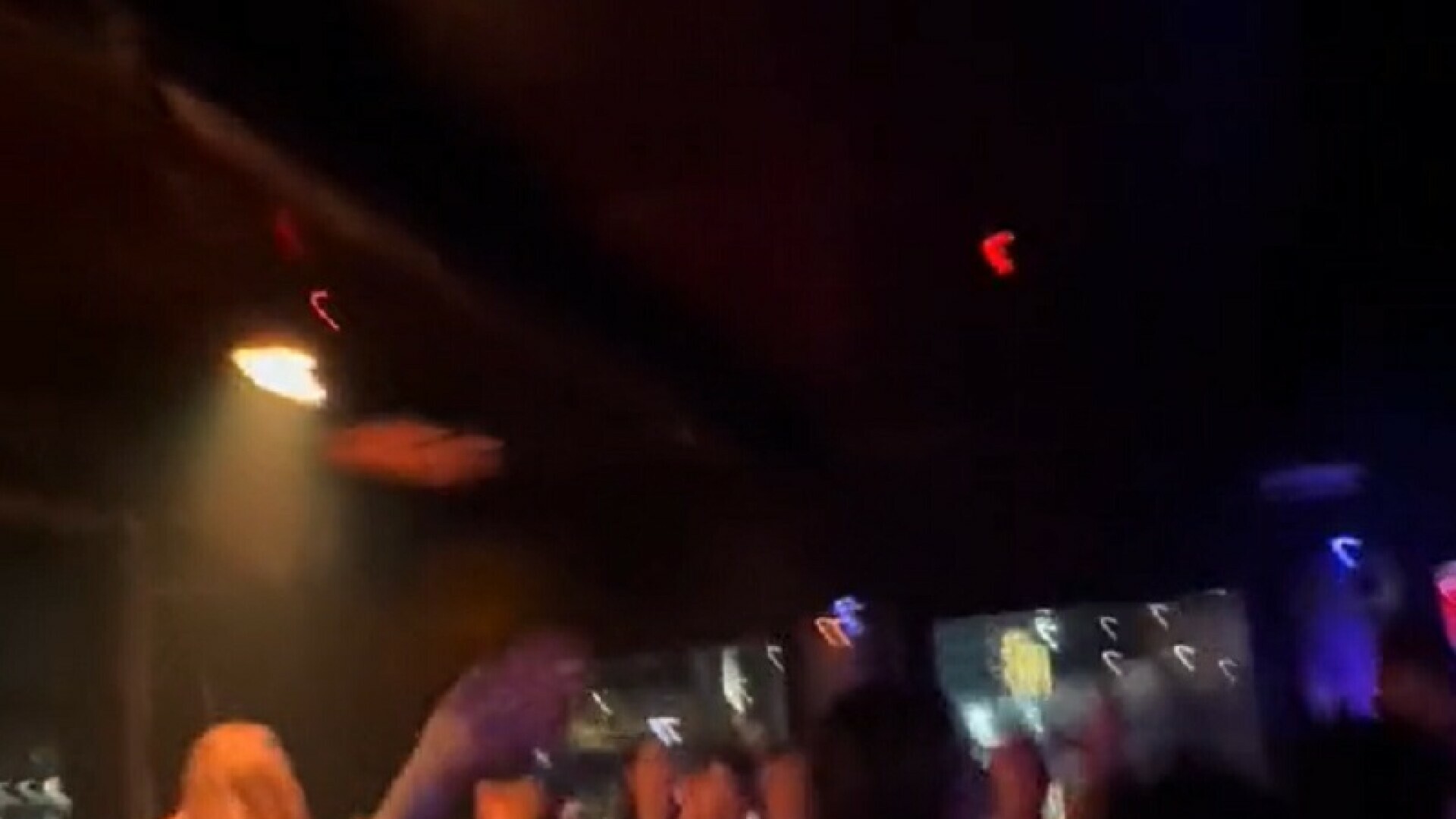 Potpuna ludnica u beogradskom klubu zbog "Rim Tim Tagi Dim" , video je ...