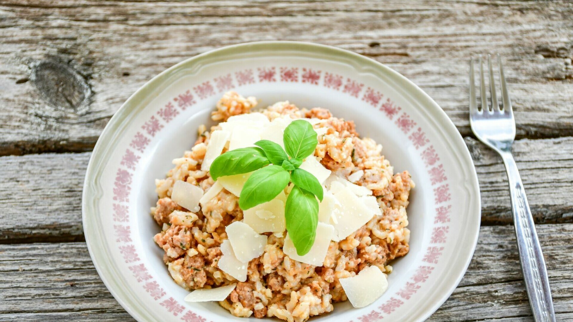 Rižoto bolonjez: Jednostavan recept koji spaja najbolje sa sjevera Italije