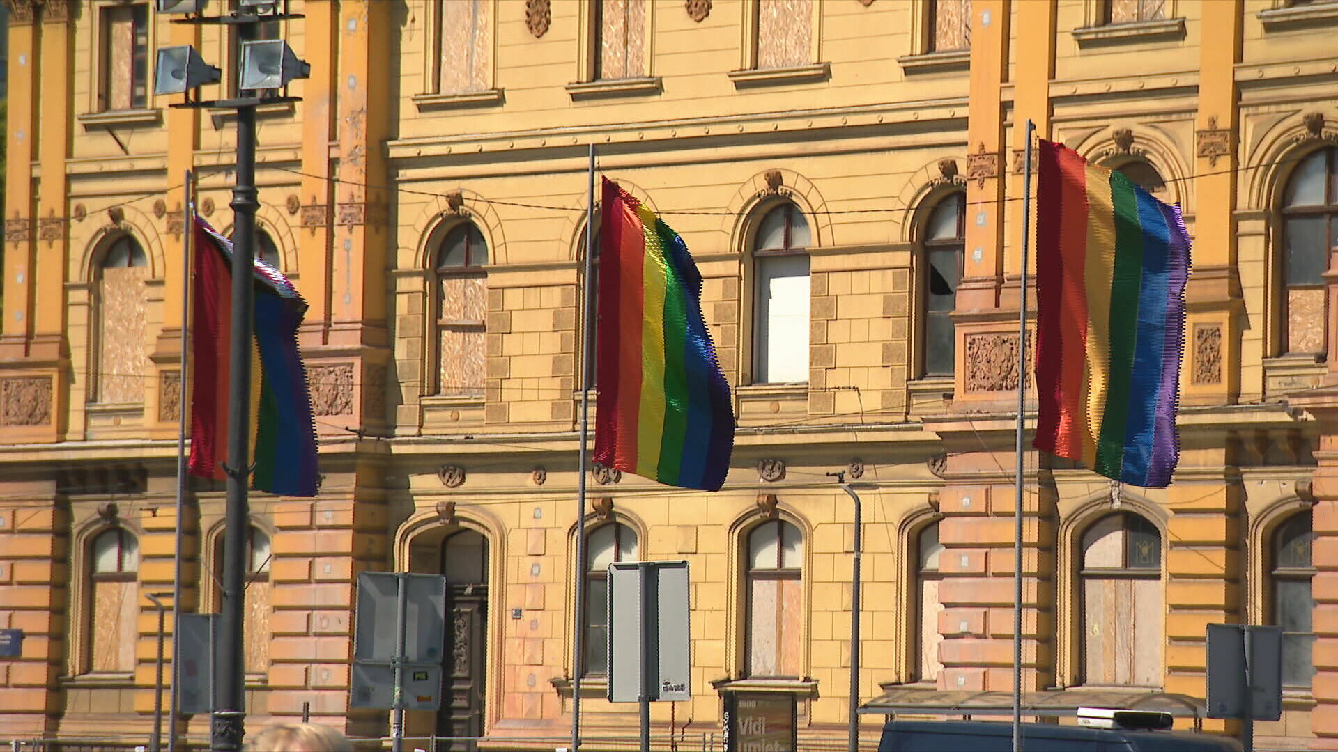 O zastavama u Zagrebu: Gradska vlast objasnila zašto jedne mogu, a ...