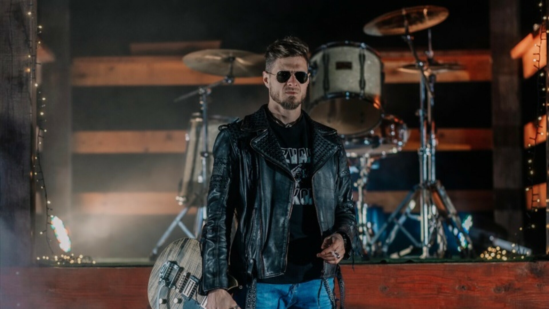 Uhićivao je moćnike, a sada izrađuje jedinstvene skulpture i slike i ...