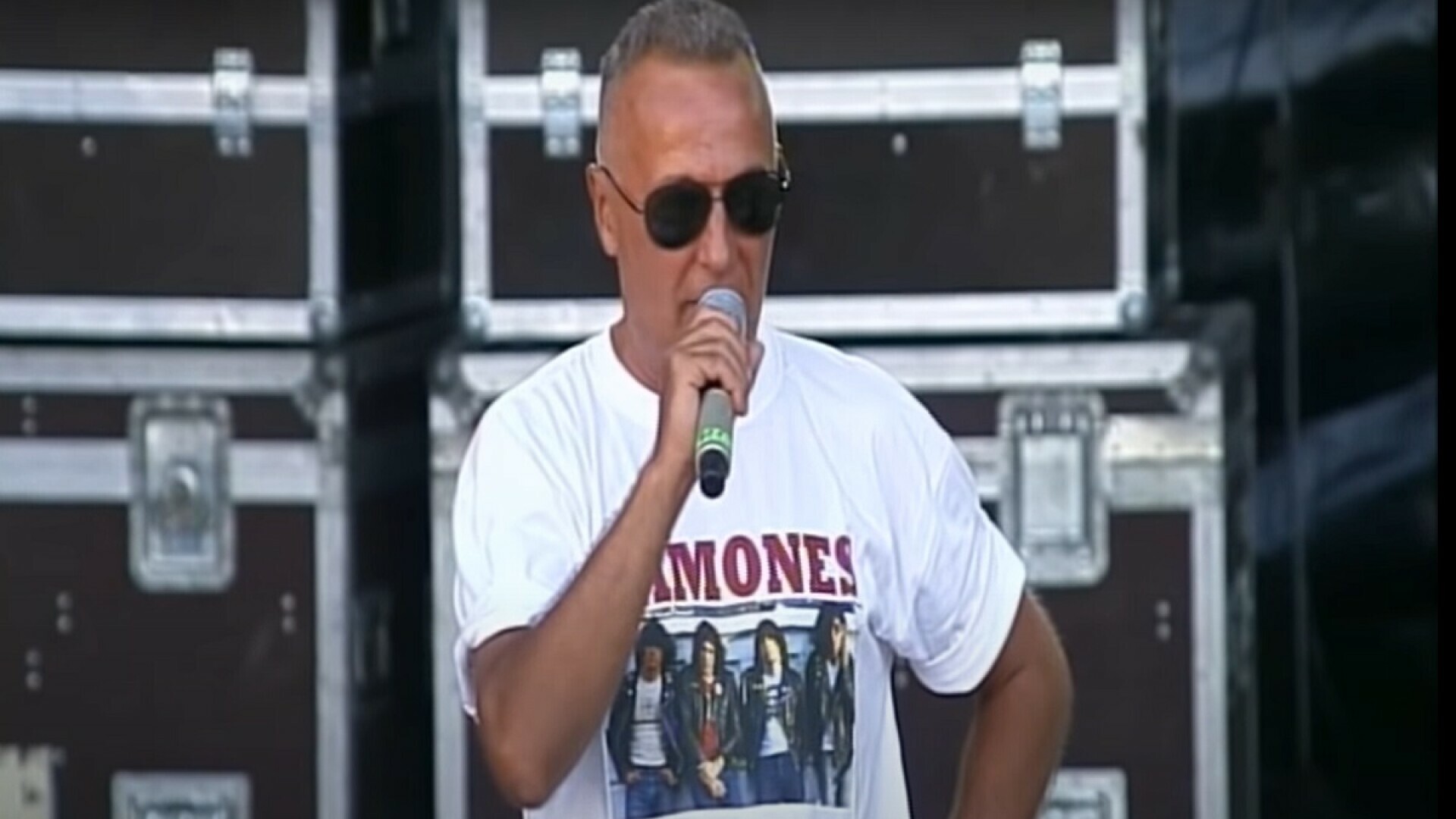 Tužan odlazak srpskog glazbenika, pronađen je mrtav u fotelji, bravar ...