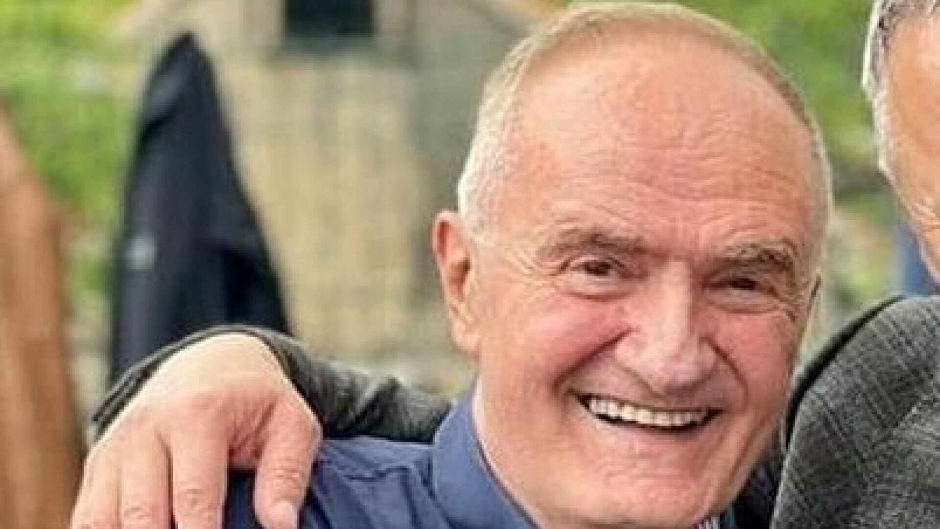 Mate Bulić fotografijom s pjevačem kojeg dugo nismo vidjeli izazvao ...