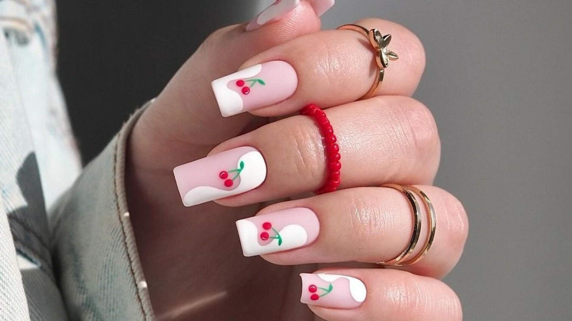 10 ideja za jednostavne, ali vrlo upečatljive nokte s motivom trešnje