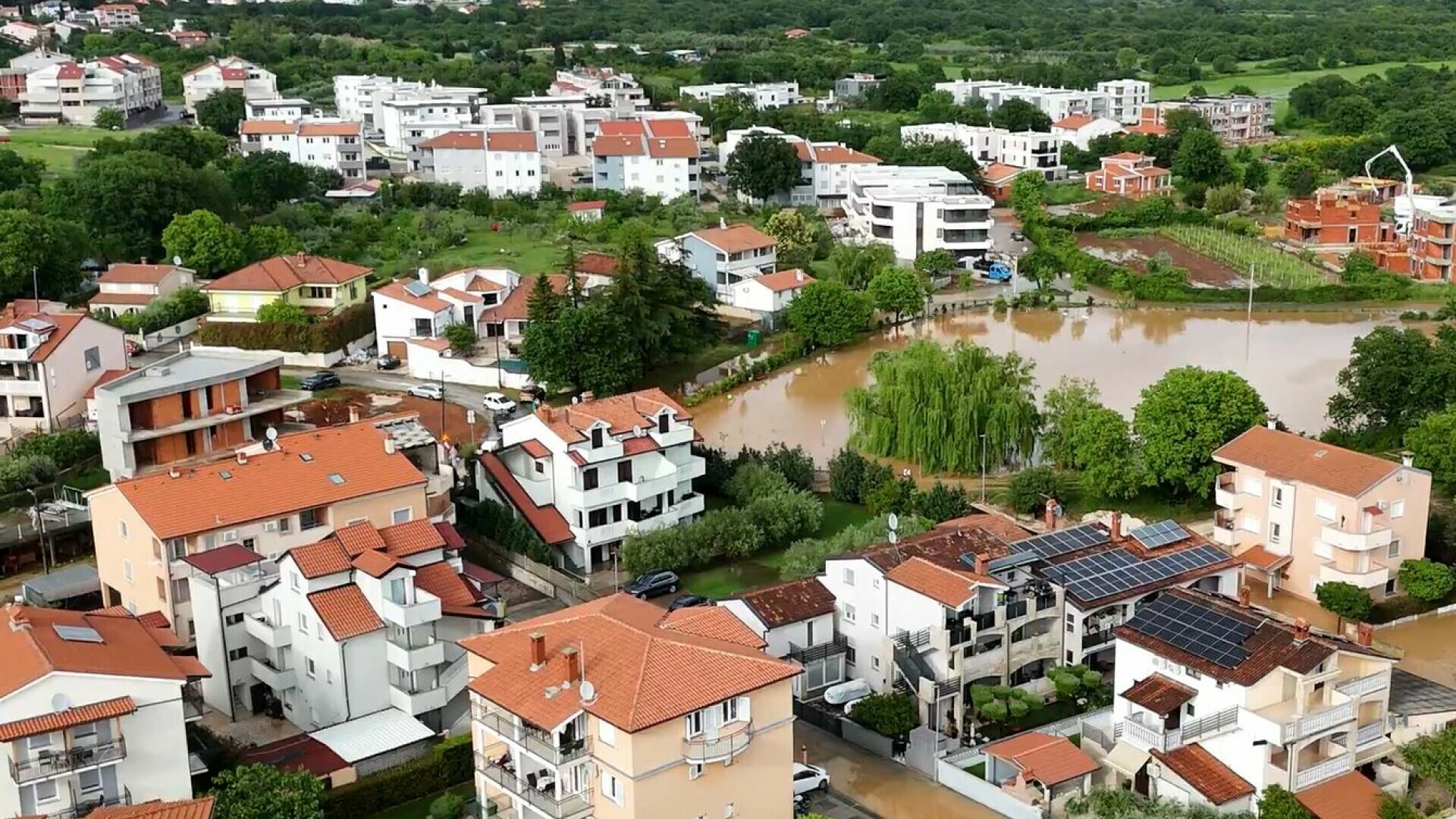 FOTO/VIDEO Snimke dronom otkrivaju kako izgleda Medulin nakon jakog ...