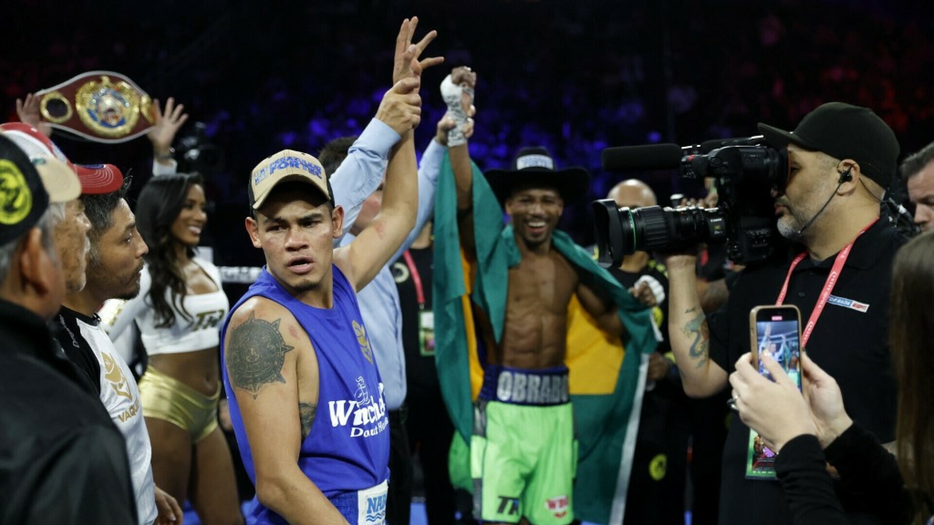 Navarrete obranio naslov: Sjajan meč prekinut zbog posjekotine iznad oka