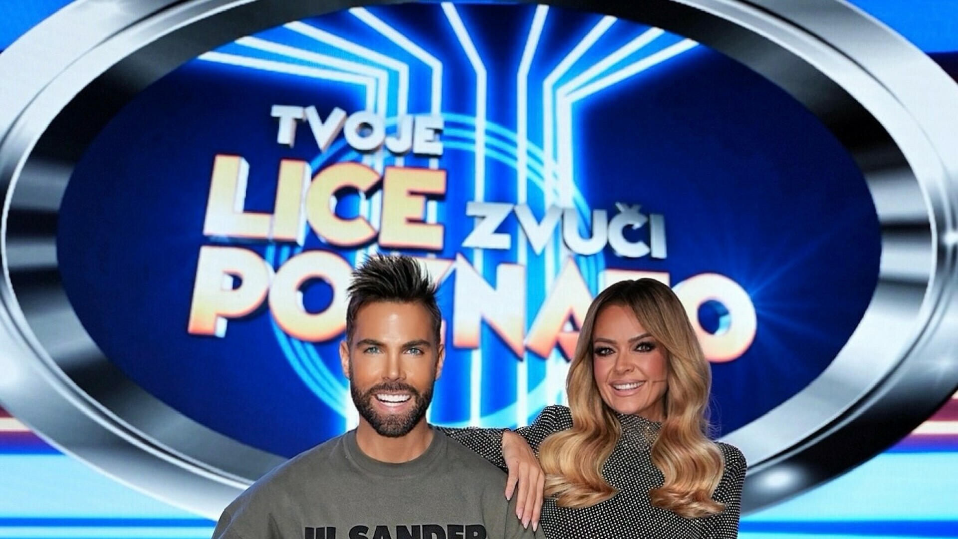 Kožni pojas utegnuo je Minein strukić do savršenstva, ali još je jedan ...