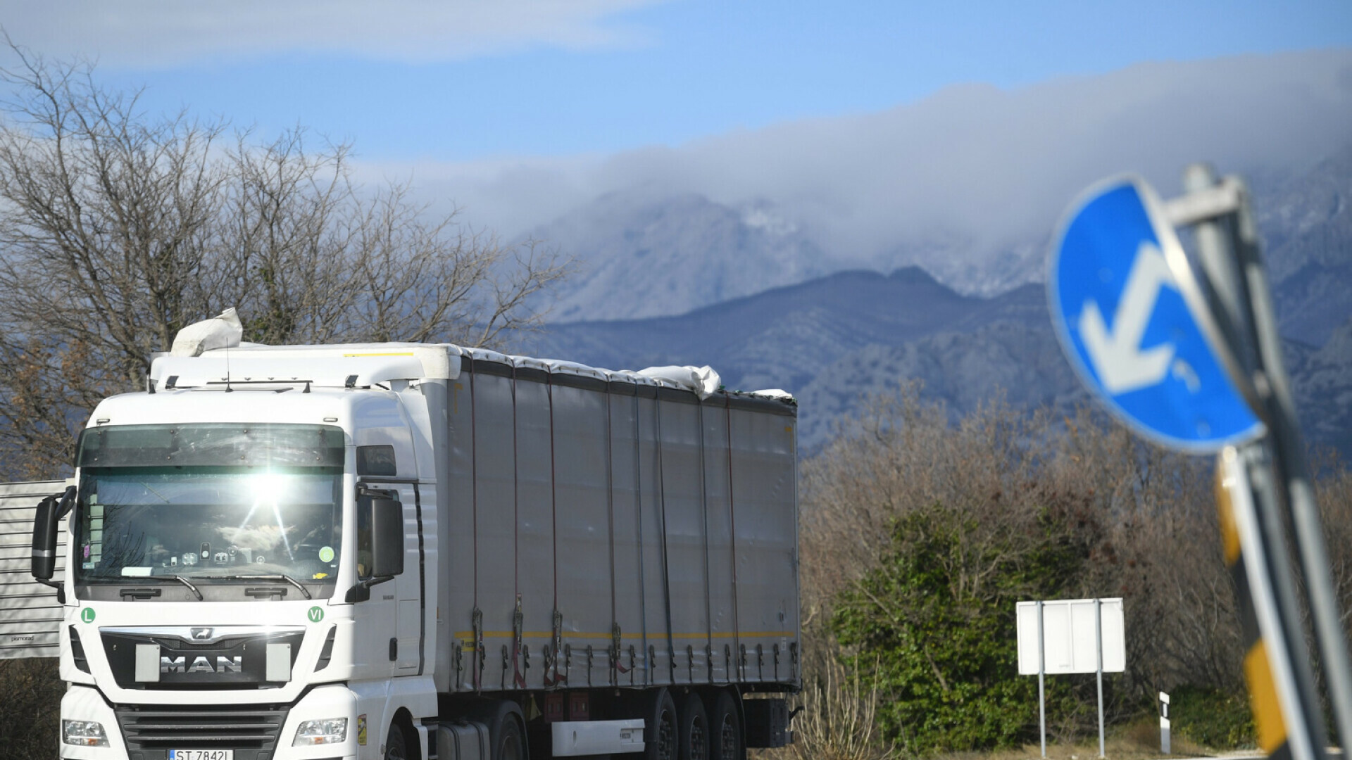 Vjetar stvara probleme: Zatvorene ceste za neke skupine vozila
