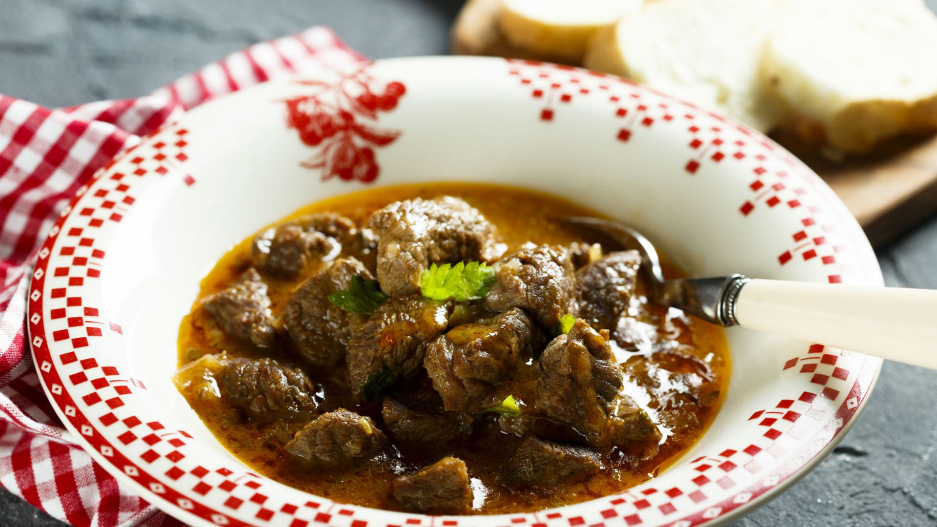 Kralj gulaša: Bečko savršenstvo koje slast duguje posebnom komadu mesa