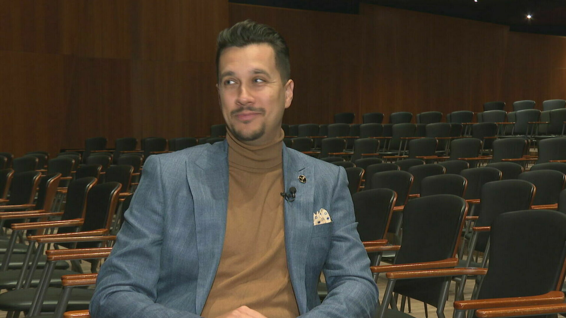 Šaljiva strana uglađenog miljenika ženske publike: ''Muževi i dečki ...