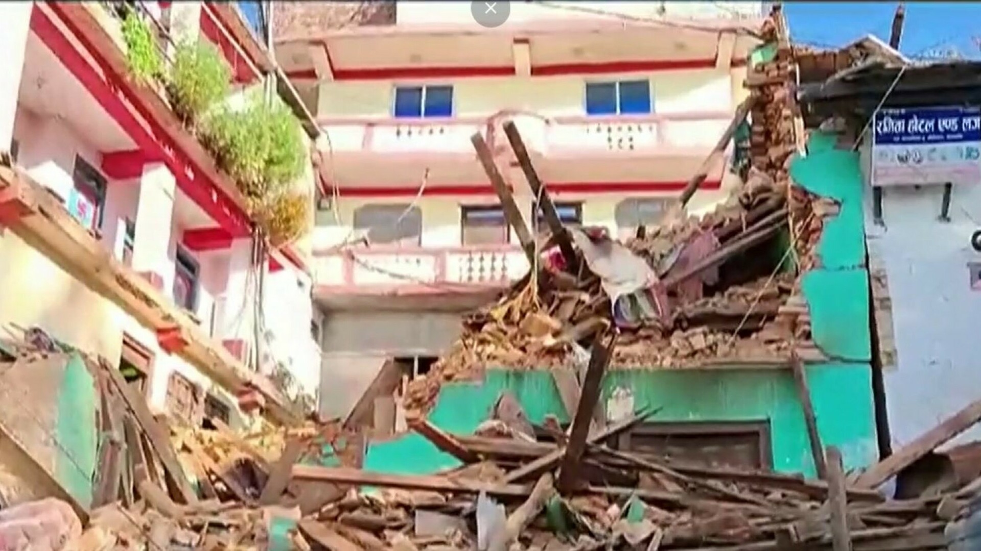 Strašan potres u Nepalu