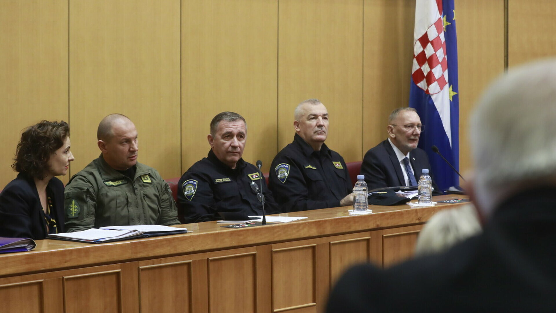 Žestoko u Saboru! Desnica zaziva vojsku na granicama, lijevi uzvraćaju: "Što će tamo, pucati po ...