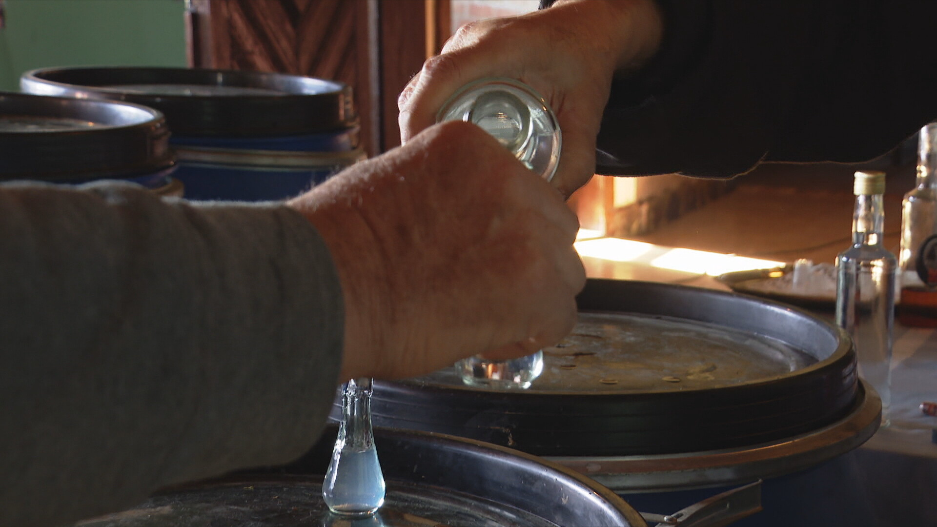 Ugrožena mnogima omiljena žestica: "Rakija je broj jedan. Posebno u ...