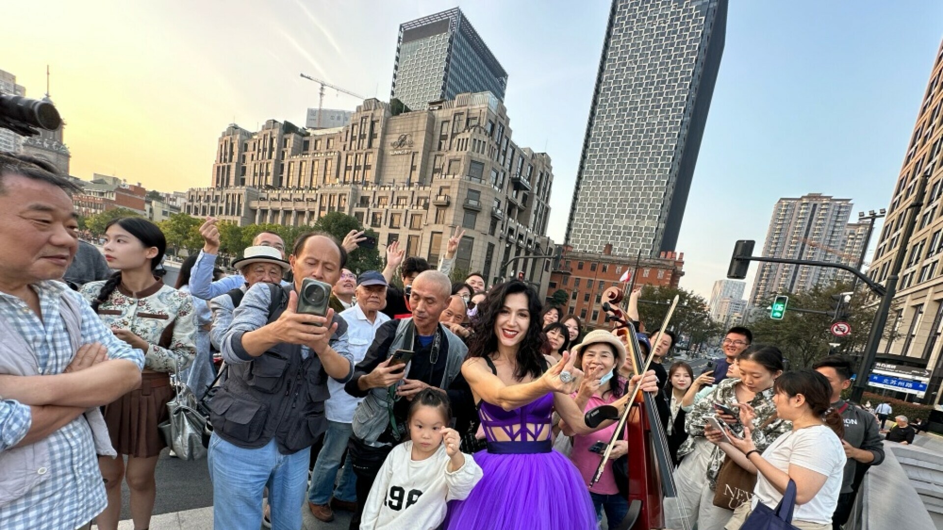 Naša svjetski poznata violončelistica Ana Rucner uz brojne koncerte ...