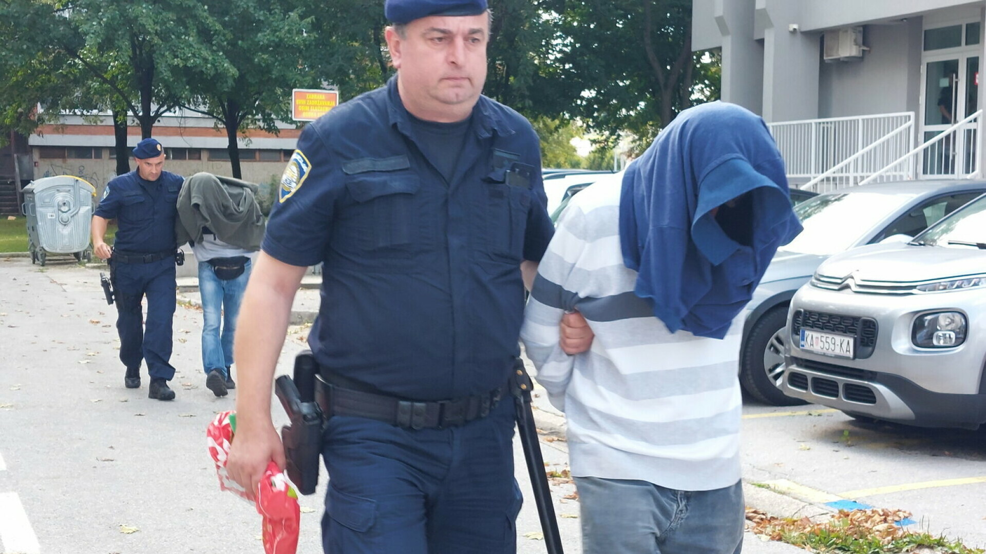 Policajac osumnjičen za silovanje u istražnom zatvoru zbog dječje pornografije