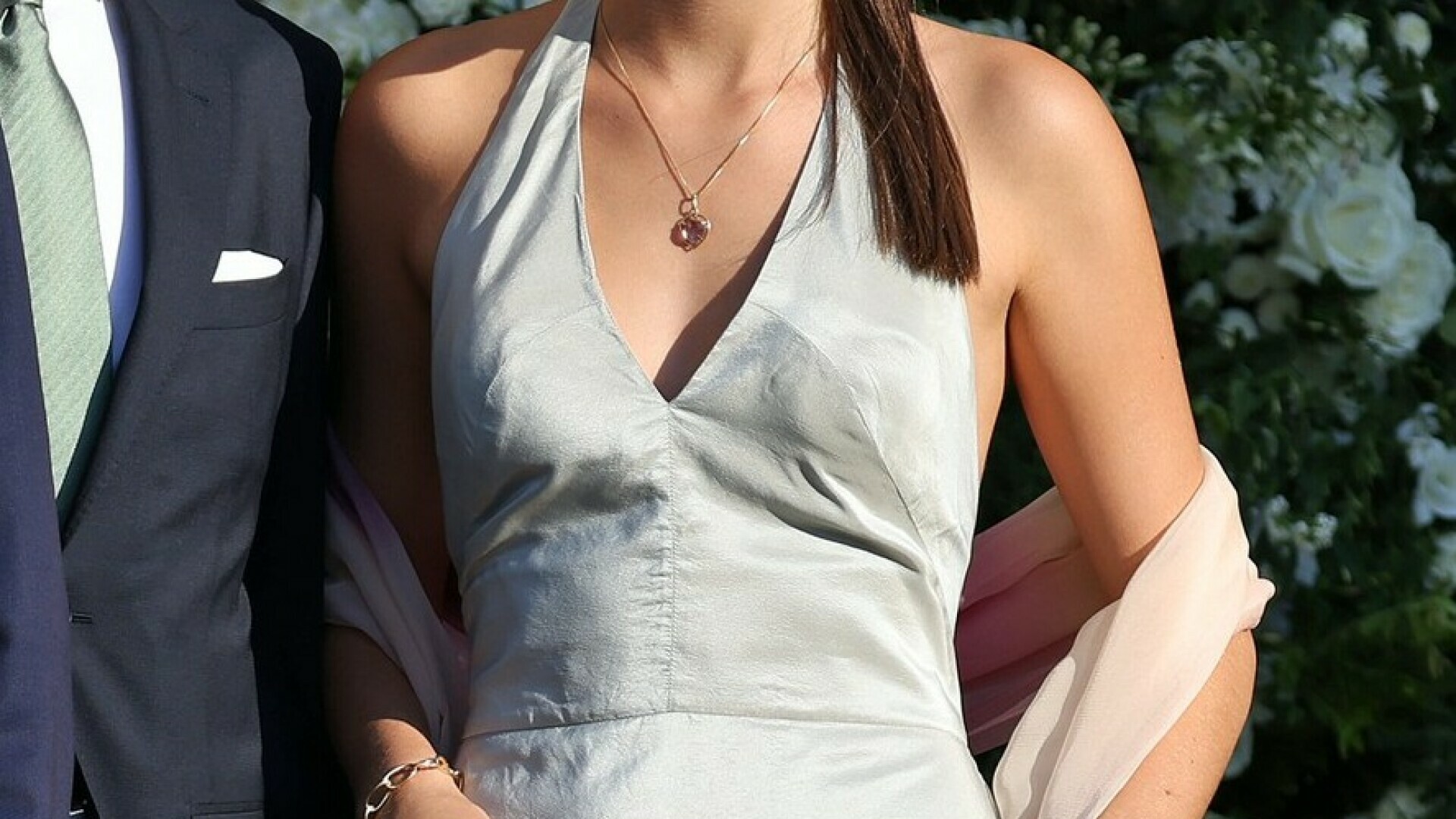 Ovo (ni)je haljina za vjenčanje? Kreacija na kraljevskoj svadbi izazvala pomutnju