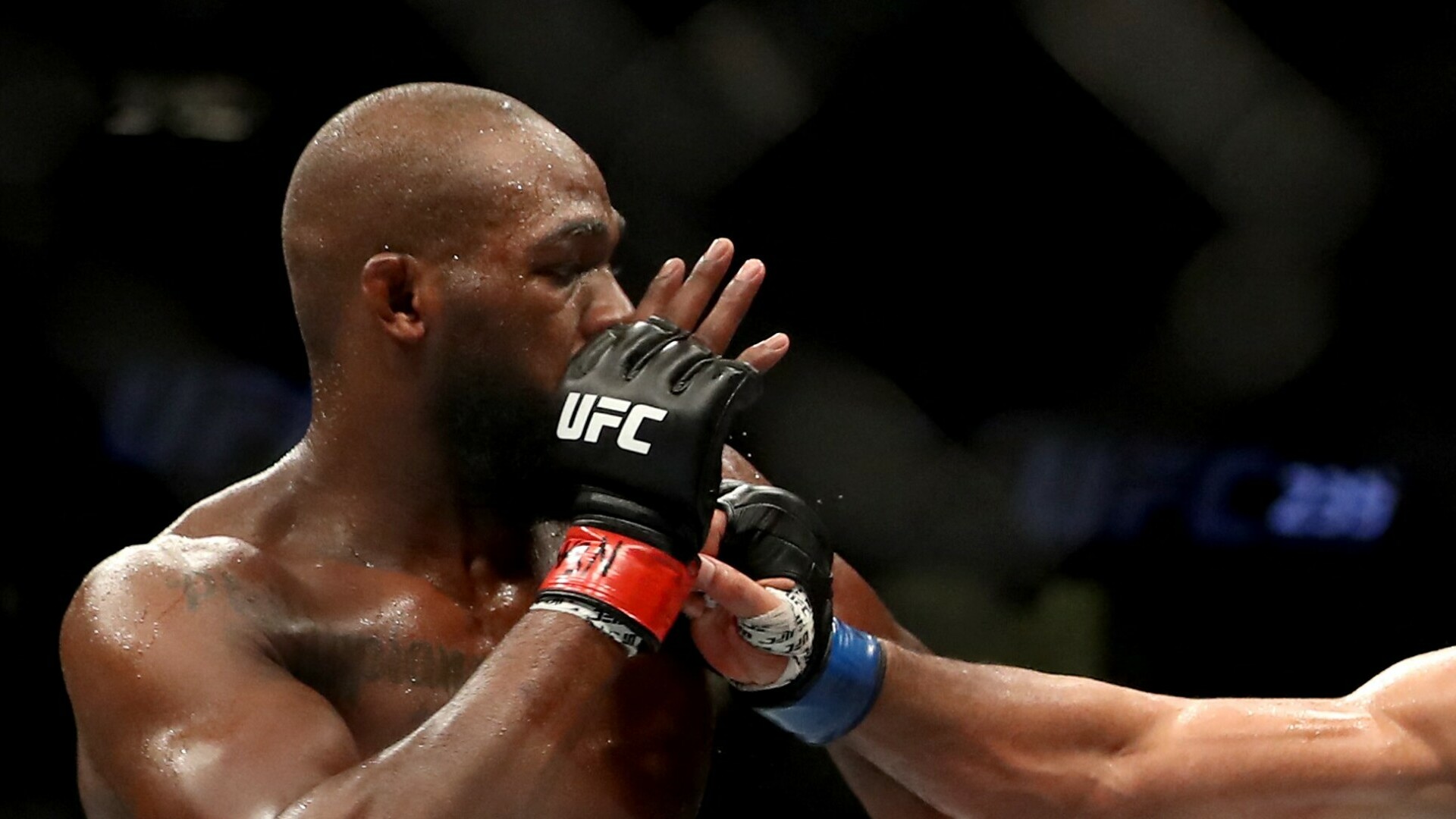 Šokantna odluka uoči UFC-a 309: Borci će koristiti stare rukavice s ...