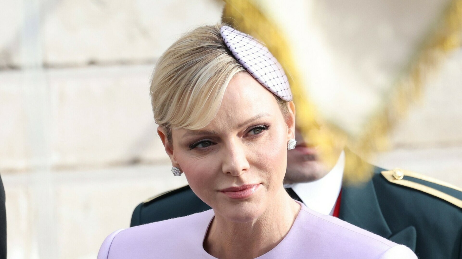 Divnom izdanju princeze Charlene najveći kritičari pronašli su samo ...