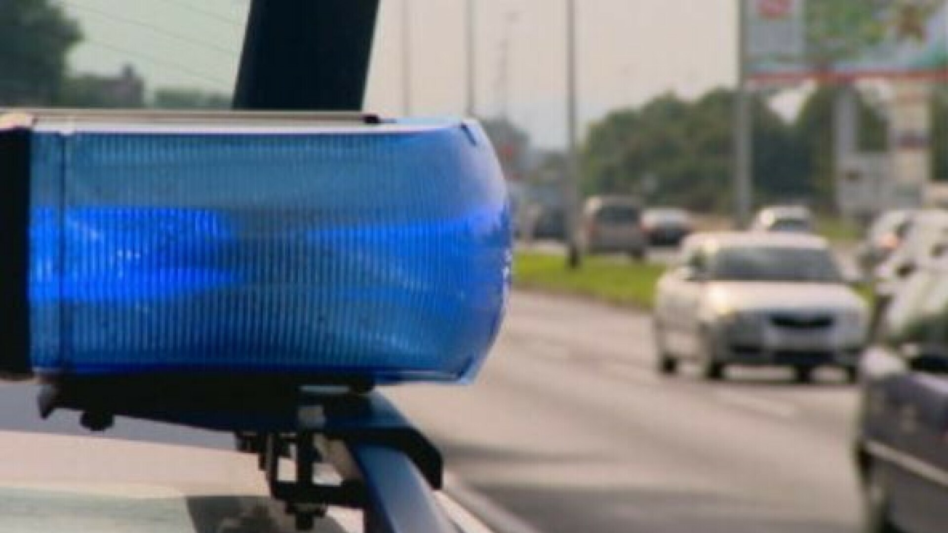 Pijan i bez vozačke dozvole sletio u kanal, policija tražila zatvor, a ...