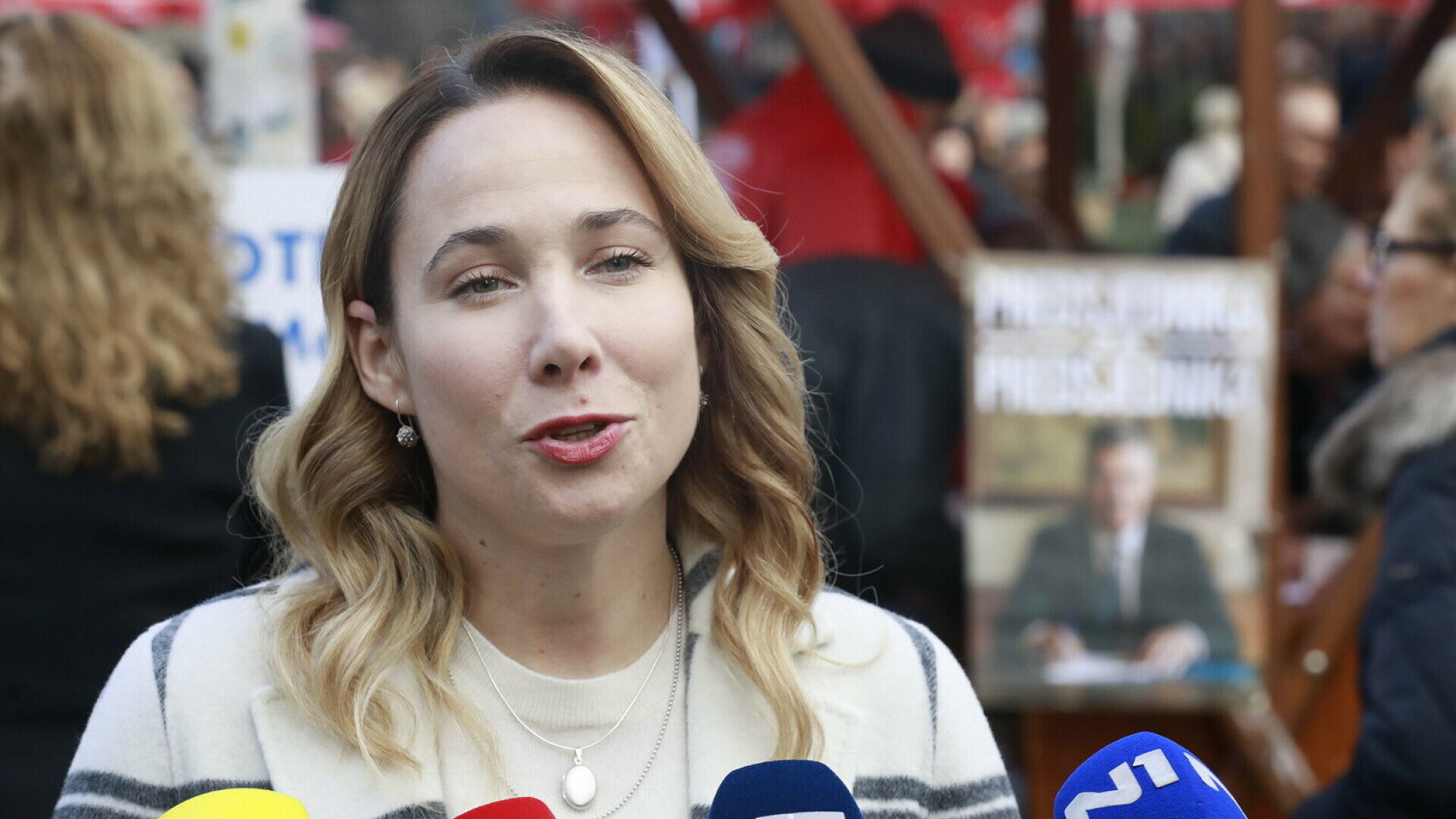 Tko je Marija Selak Raspudić? Doktorica znanosti i žestoka kritičarka ...