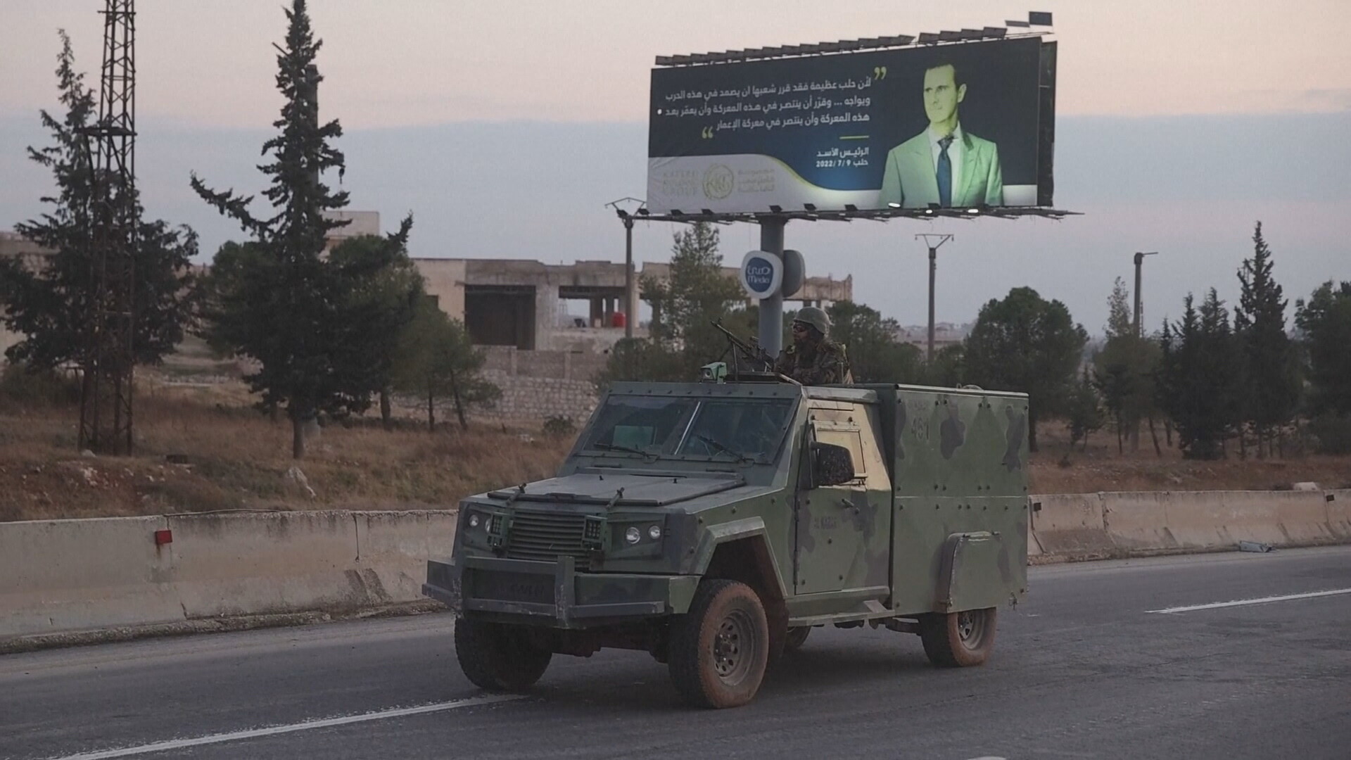 VIDEO Pobunjenici napravili iznenadan proboj, osvajaju najveći grad ...
