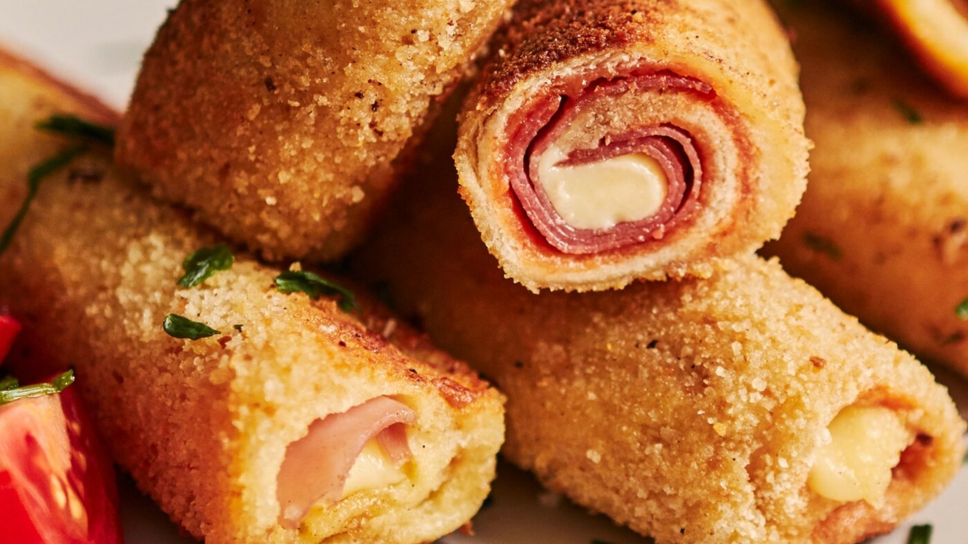 Recept za pohane rolice sa šunkom i sirom, slasne su i brzo gotove