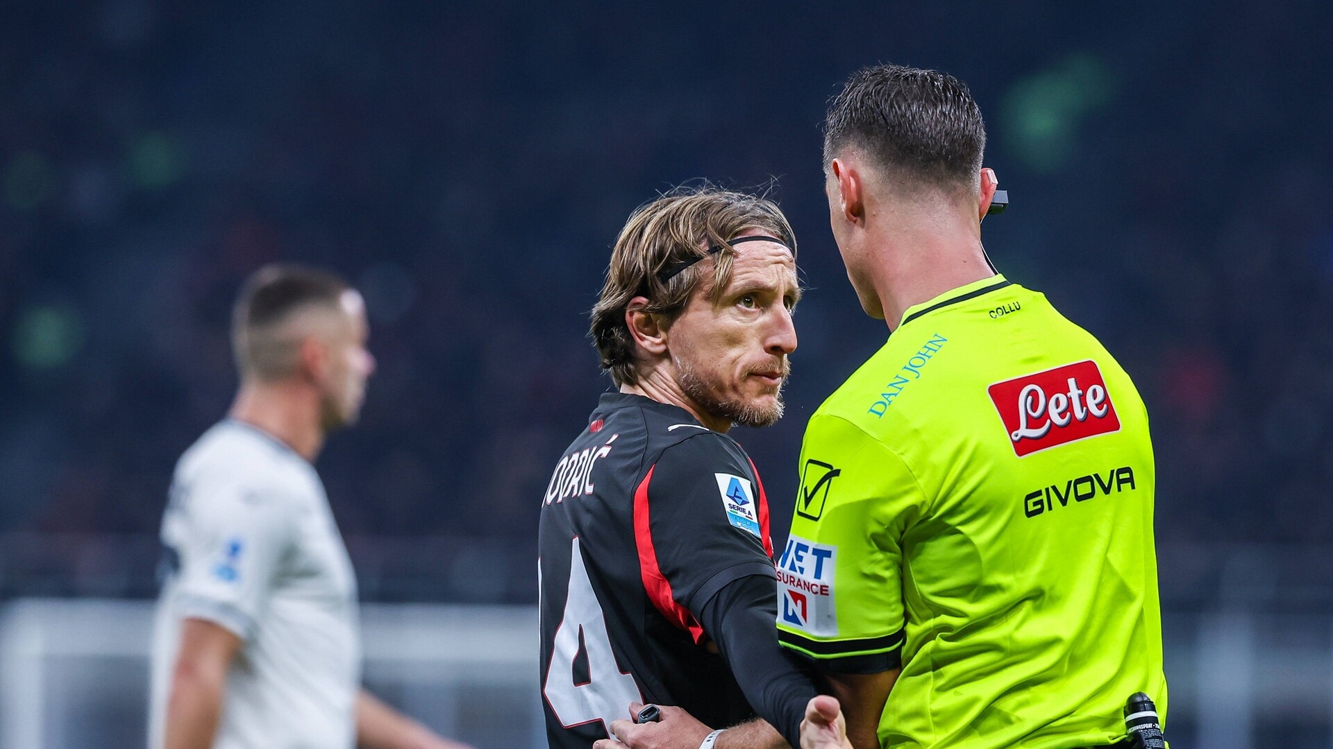 VIDEO Luka Modrić je krenuo izvesti udarac iz kuta, a onda je sudac ...