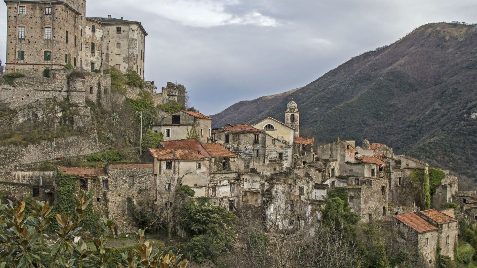 Mjesto gdje vrijeme stoji: Talijanski grad duhova koji je razdvojio ...