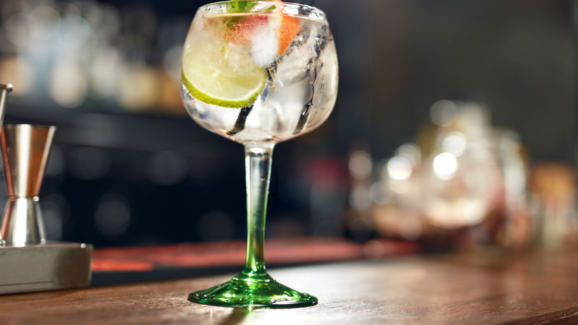 "Magični" božićni džin koji svjetluca kada se boca protrese